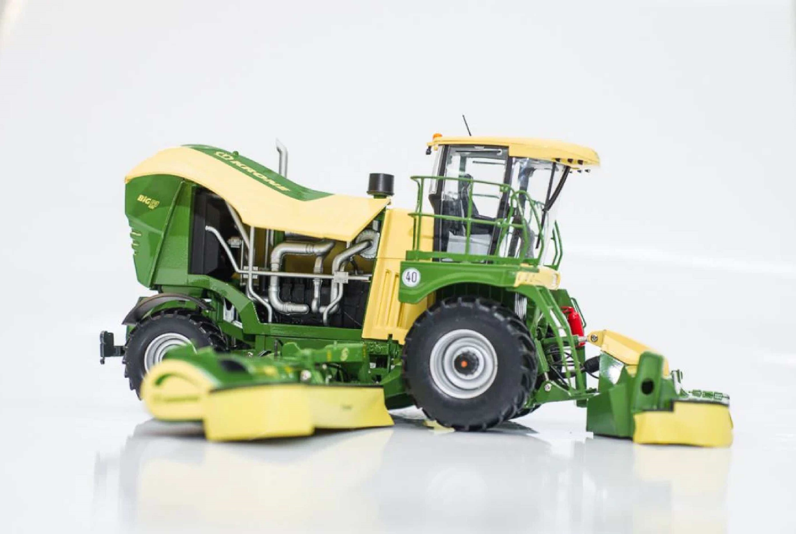 Krone BiG M 450 Self Propelled Mower Scale Model 1:32 Scale Lowe ...