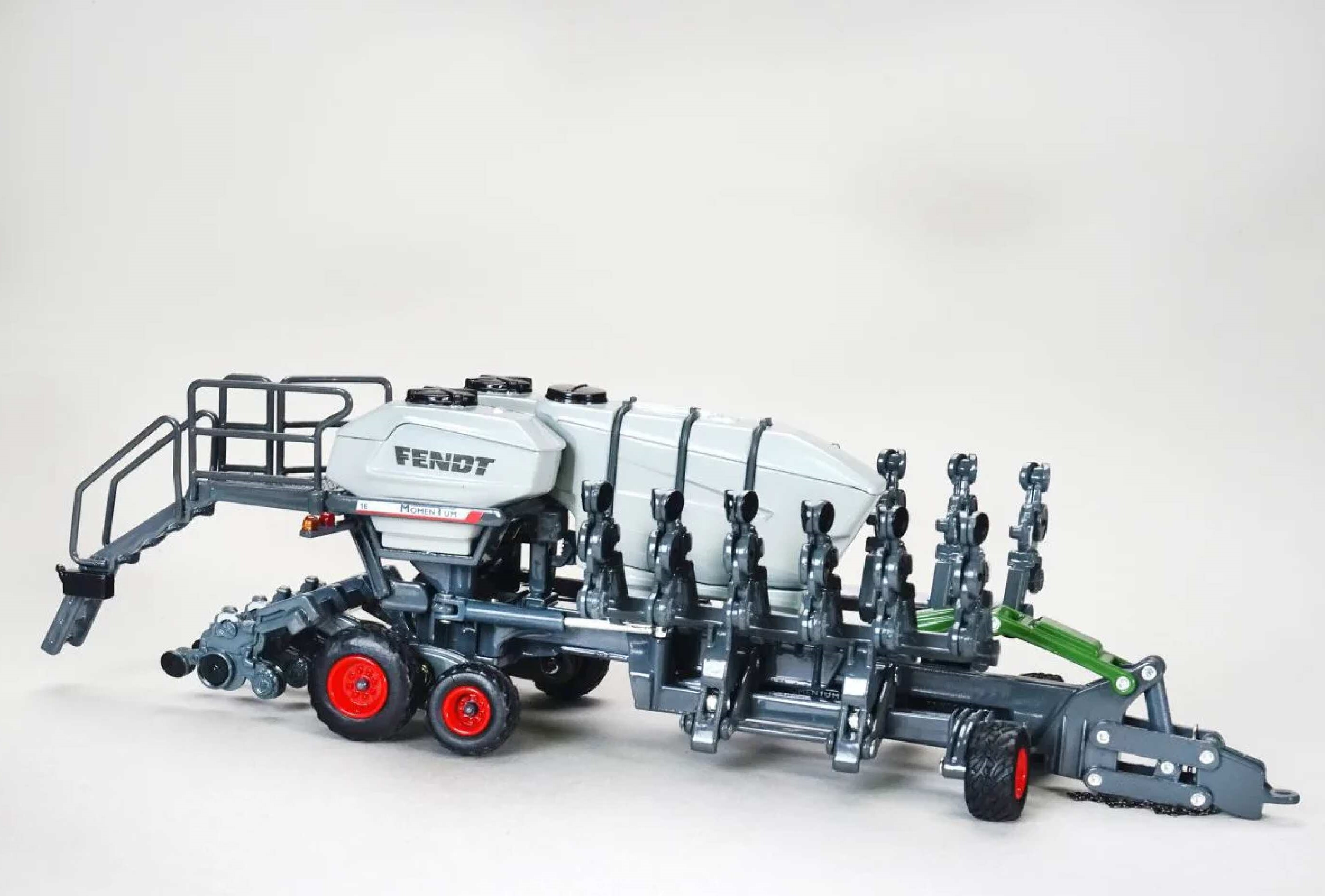 Fendt Momentum Planter 1:64 Scale Lowe & Young, Inc., Ohio